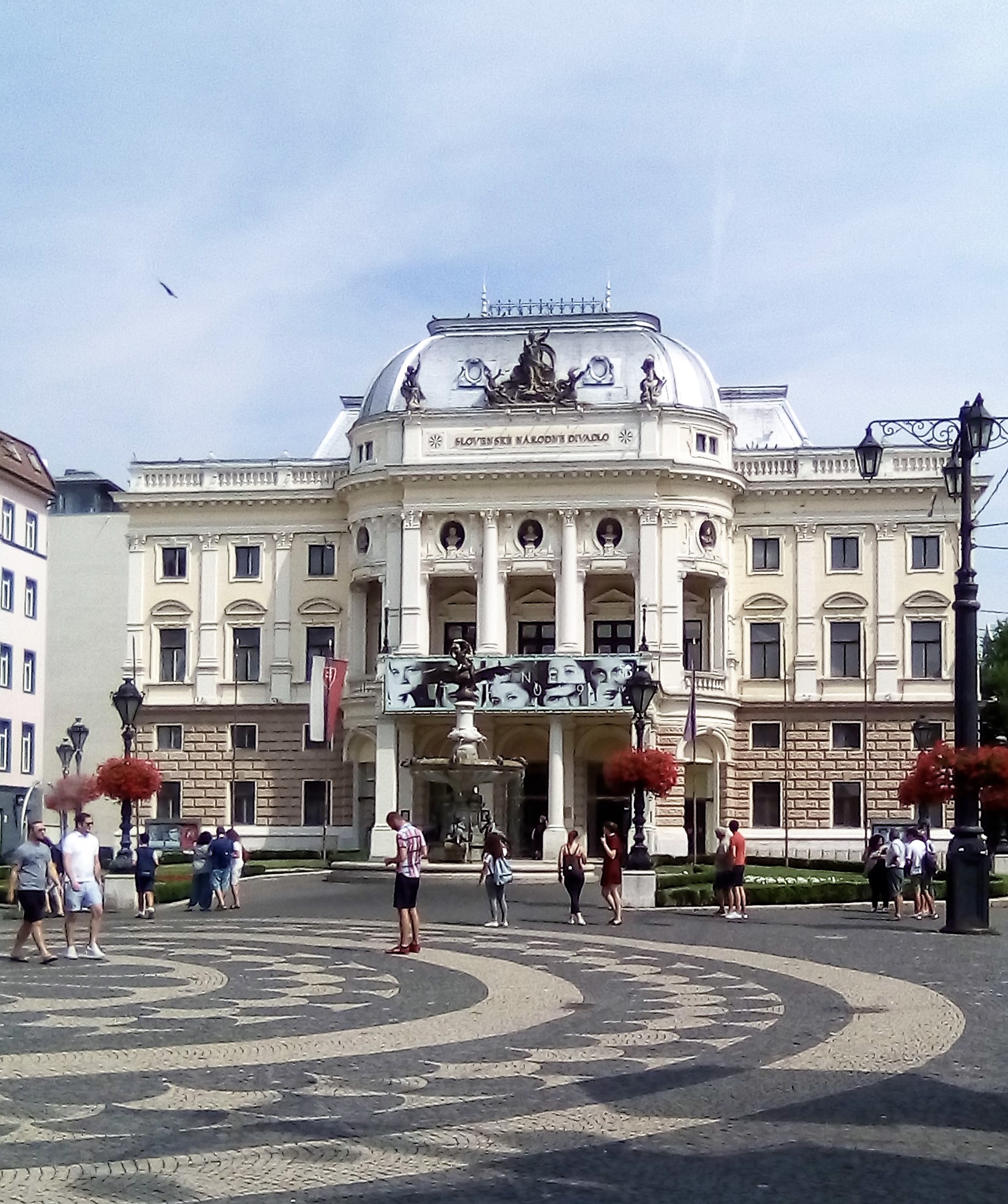 foto-teatro-nazionale-slovacco - UET Italia - Scuola Universitaria ...